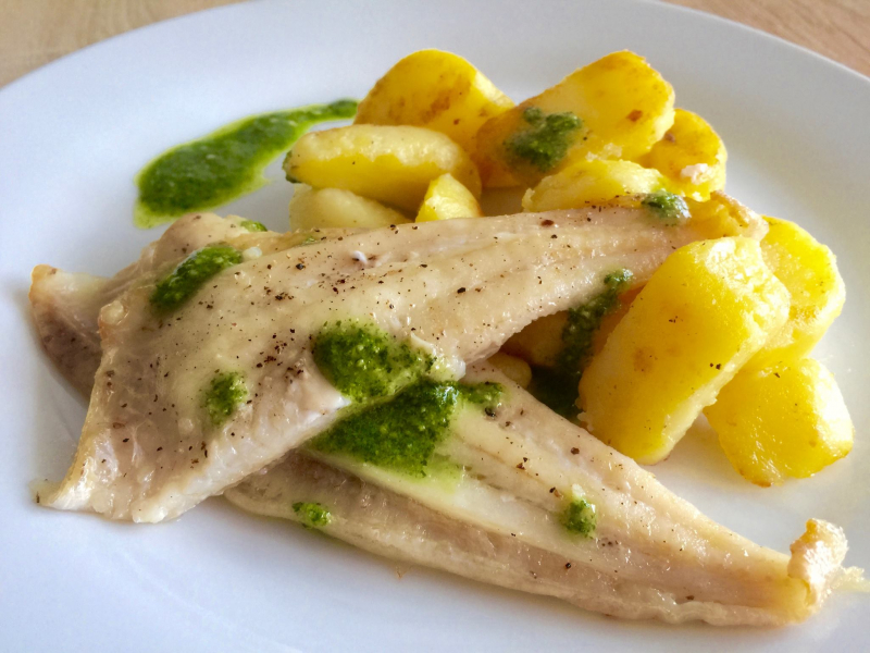 Platesa s upečenými zemiakmi a pestom | slovenský výrobca - treska ...